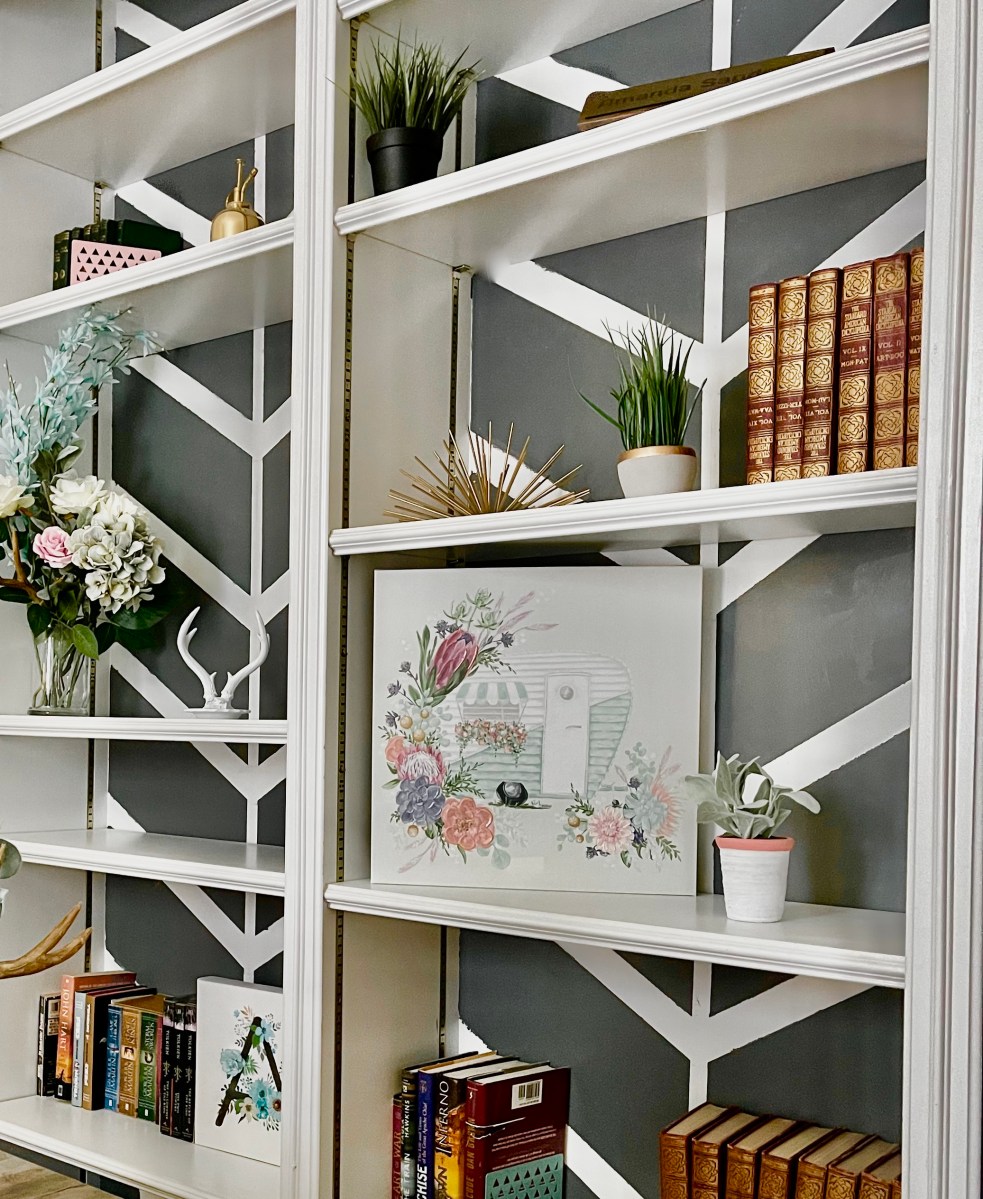 7 Easy and Affordable Tips To Style a Book Shelf – Amanda's Cozy Casa