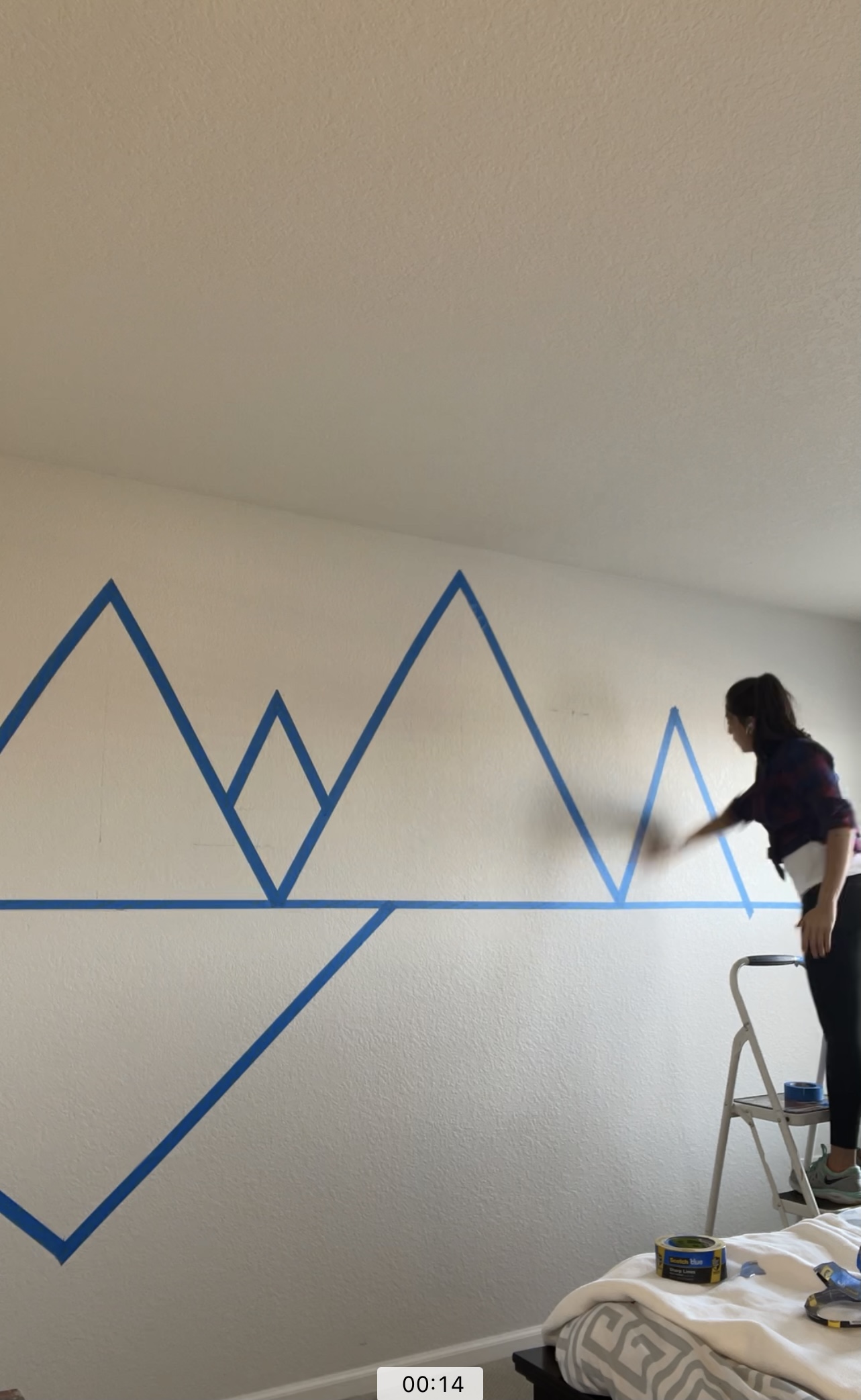 How to Create a DIY Geometric Wall Design – Amanda's Cozy Casa