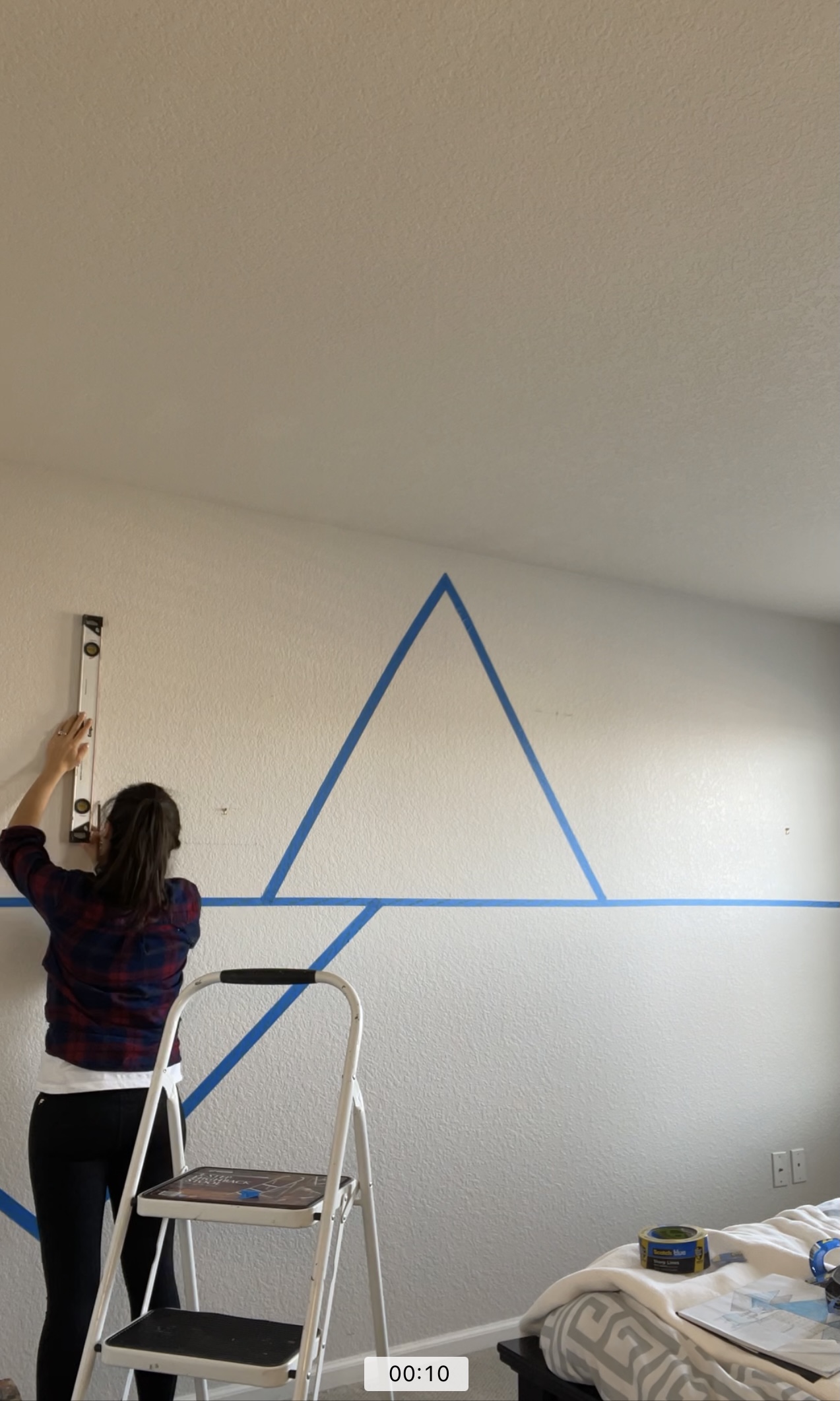 How to Create a DIY Geometric Wall Design – Amanda's Cozy Casa
