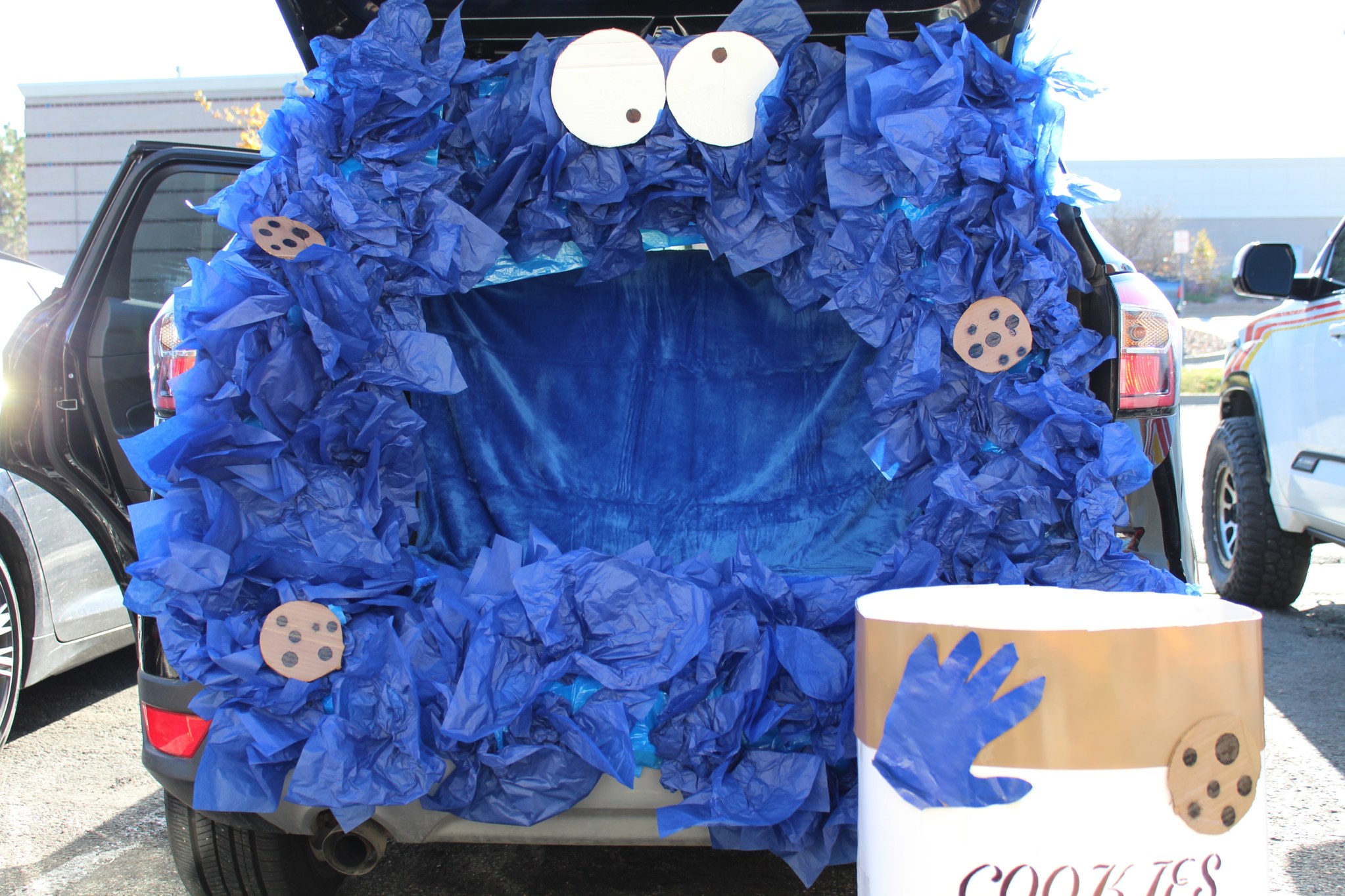 How To Make a Cookie Monster Trunk or Treat – Amanda's Cozy Casa