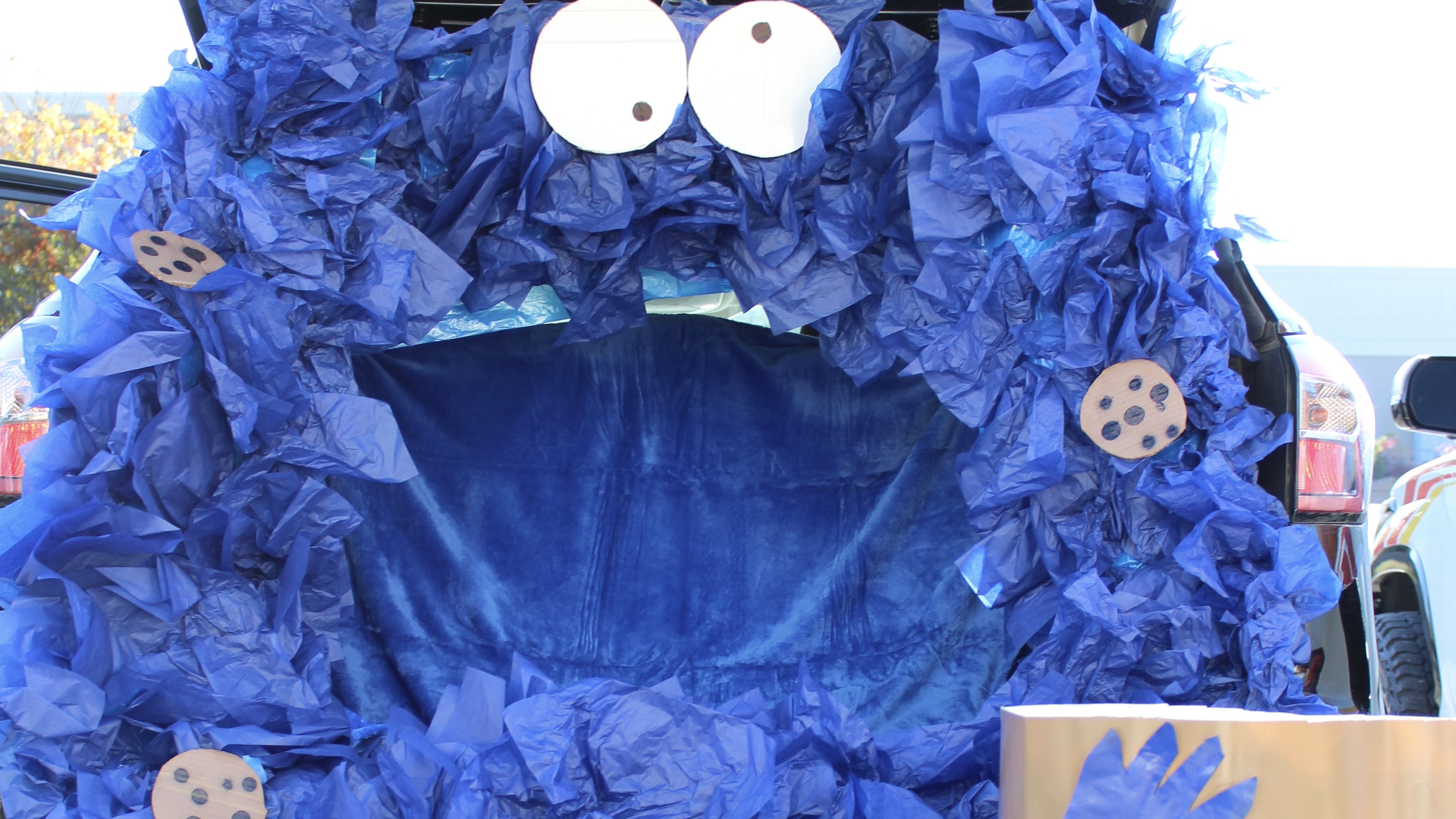 How To Make a Cookie Monster Trunk or Treat – Amanda's Cozy Casa